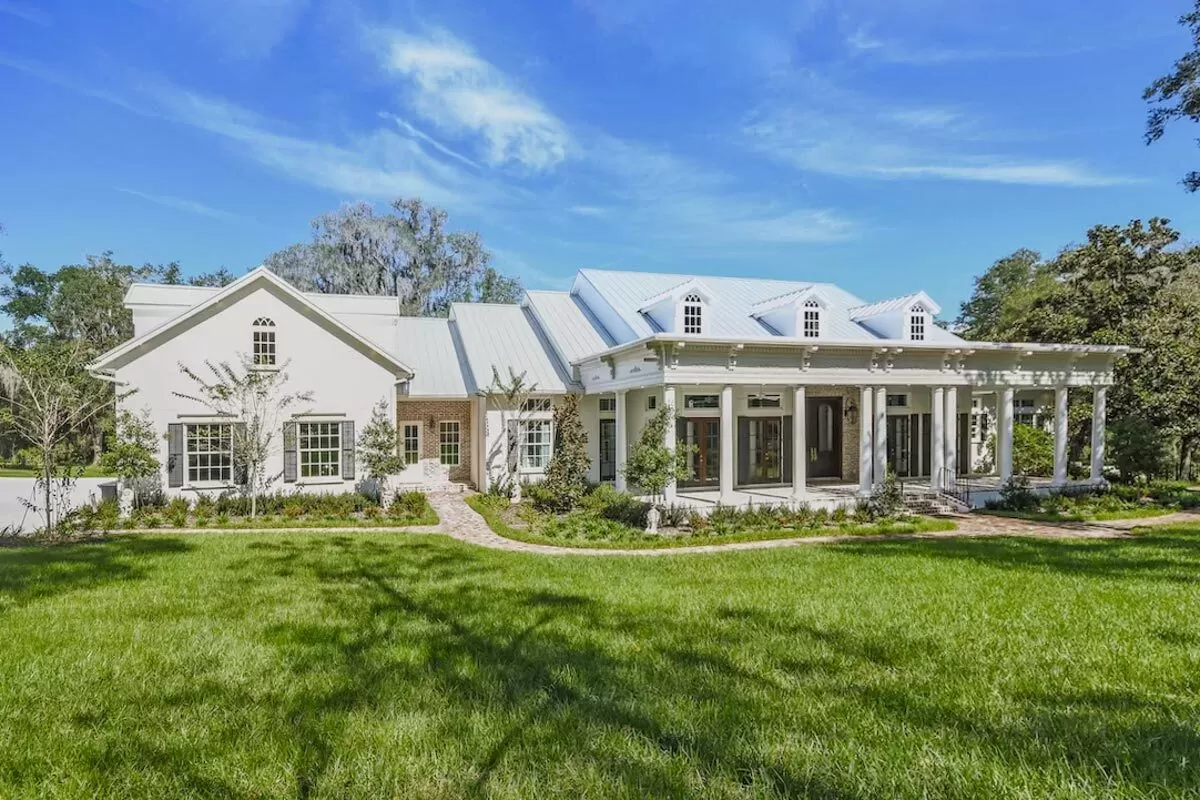 Luxury 5-Bedroom 1-Story Southern Ranch with Outdoor Living (Floor Plan)